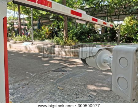Selective Focus Ip Camera , Security Camera Gate For Car Parking System ...