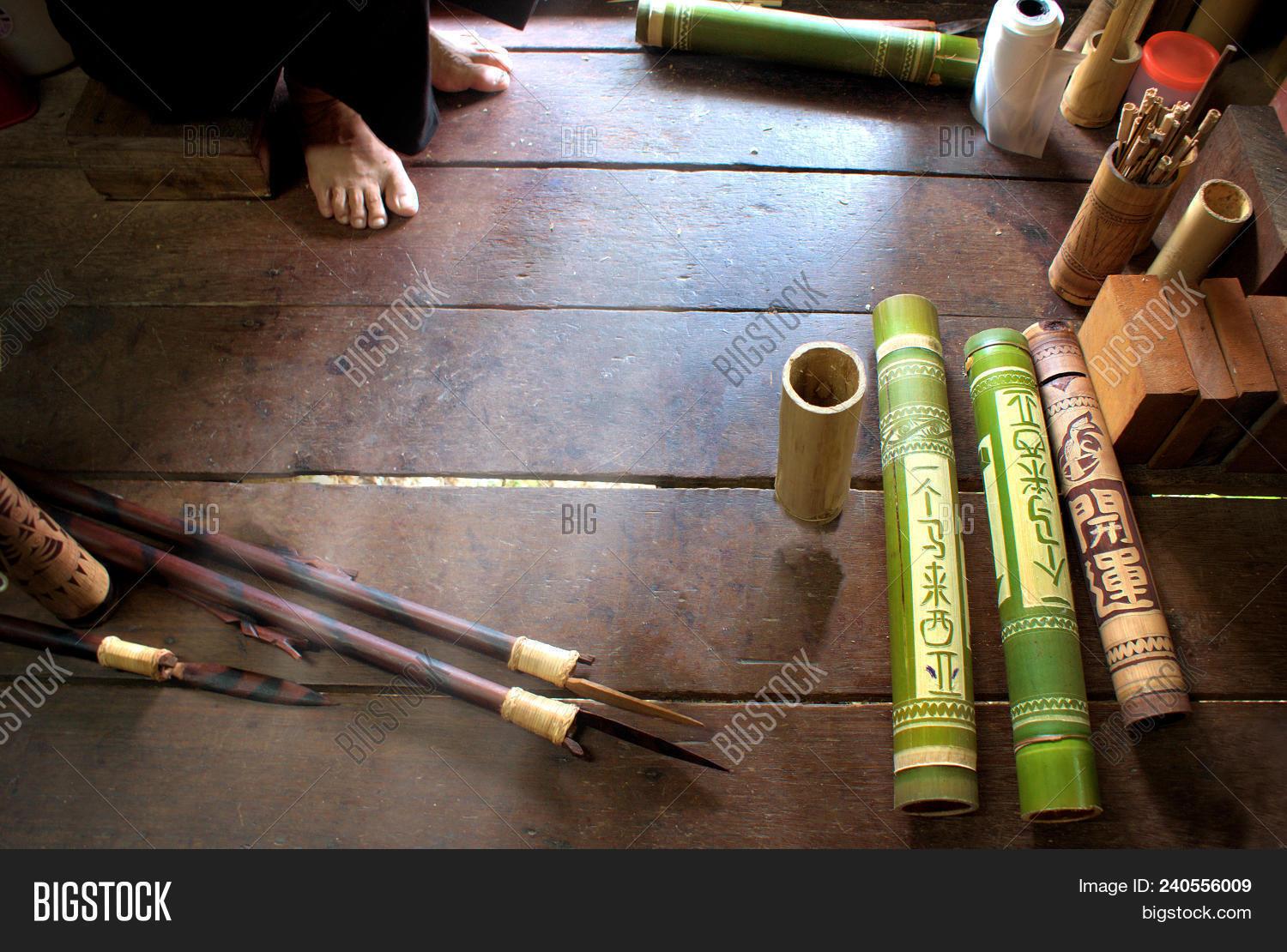 Making Ornate Bamboo Quiver For Blowpipe Darts On Borneo, Sarawak ...