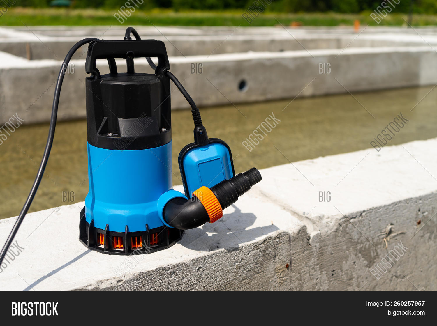 Submersible Pump Dewater Construction Site, Pumping Flood Water Sing ...