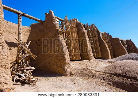 Nashtifan Windmills, The Oldest Windmills In The World, Are Still ...