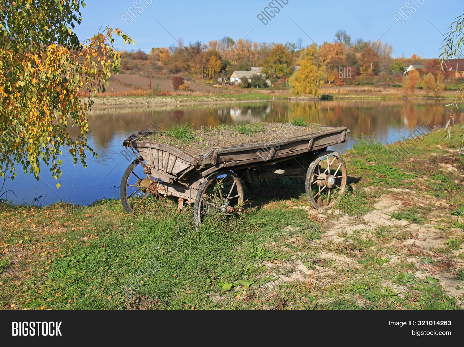 Old And Abandoned Wooden Traditional Cart (wain) In Far Ukrainian ...