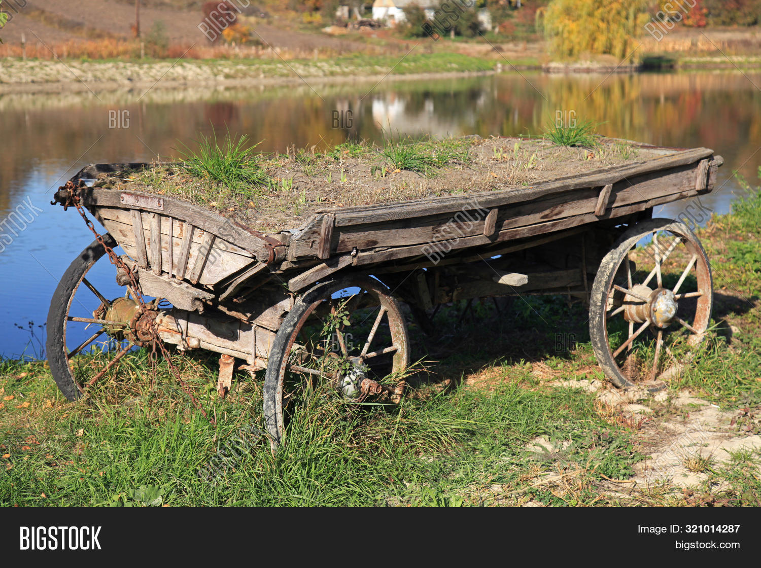 Old And Abandoned Wooden Traditional Cart (wain) In Far Ukrainian ...