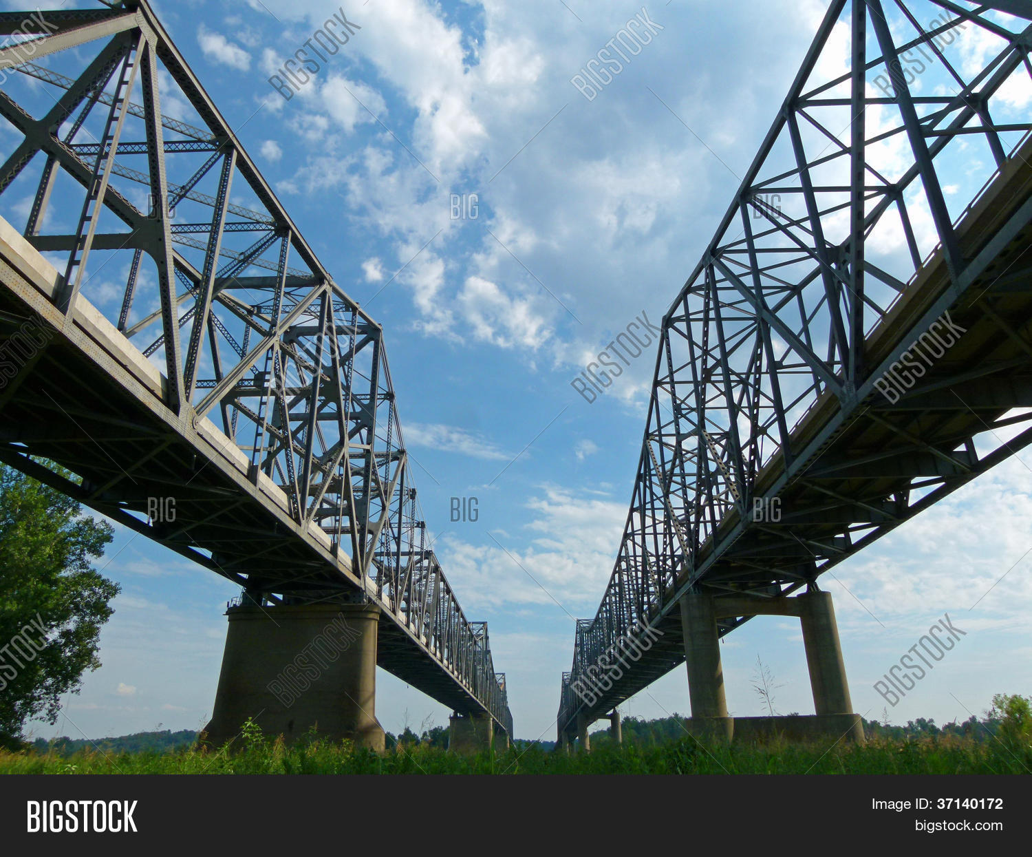 Henderson Kentucky Twin Bridges image & stock photo. 37140172