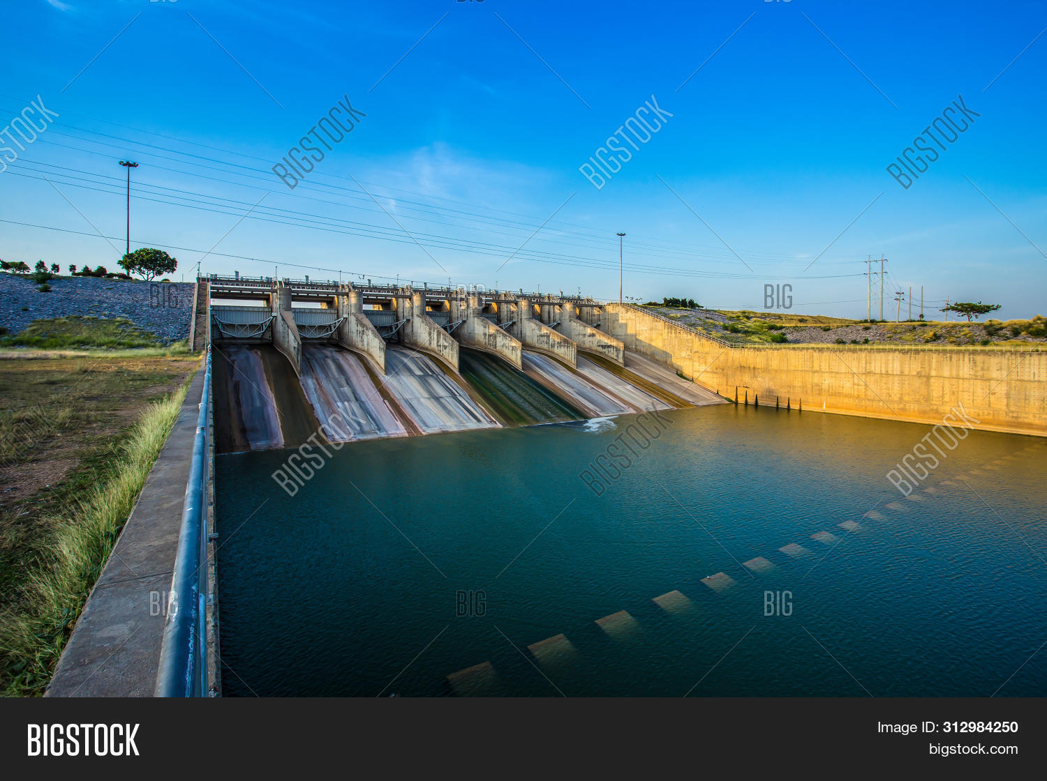 Dried Up Empty Reservoir Or Dam During A Summer Heatwave, Low Rainfall ...