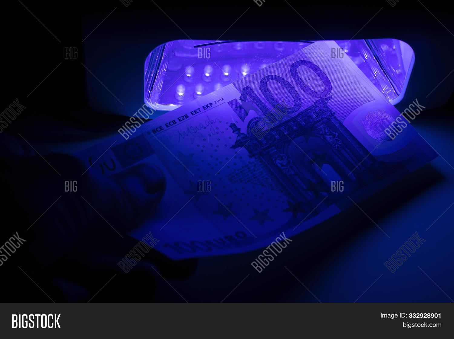 Verification Of A Banknote Of 100 Euros On A Device For Detecting Fakes ...
