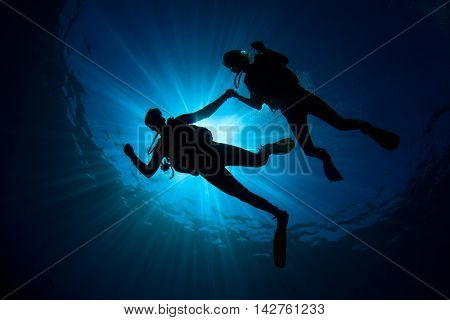 Scuba Dive. Couple scuba divers. Two people scuba diving. image & stock ...