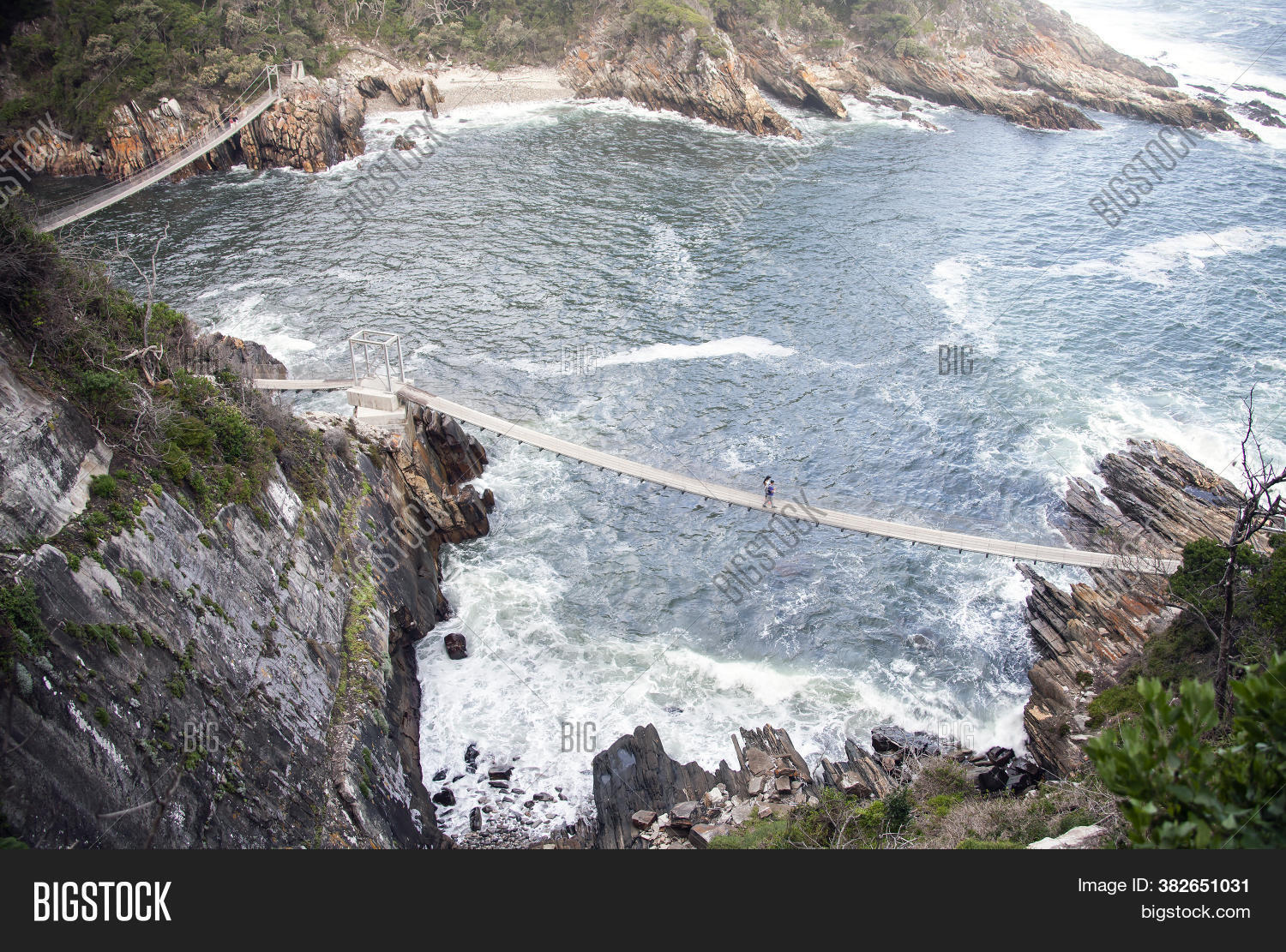 Suspended pedestrian bridges over the cliffs and bays in the Park ...