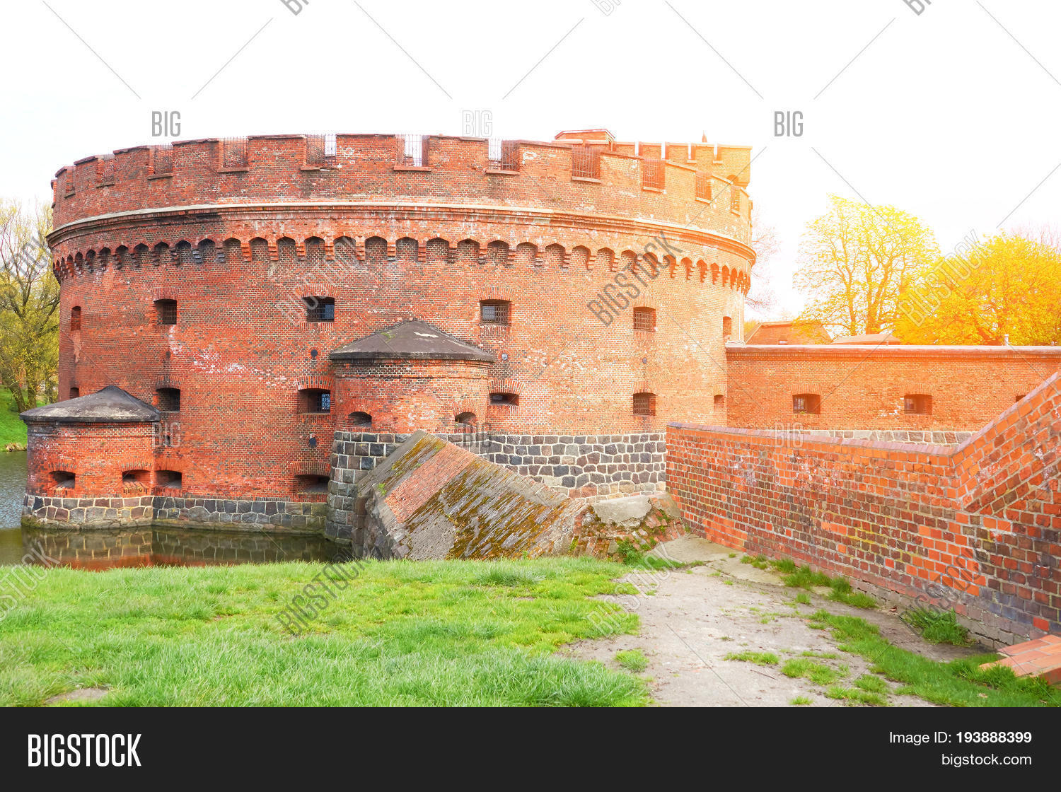Fortification Bastion Tower Der Dohna Turm. Amber Museum. Kaliningrad ...