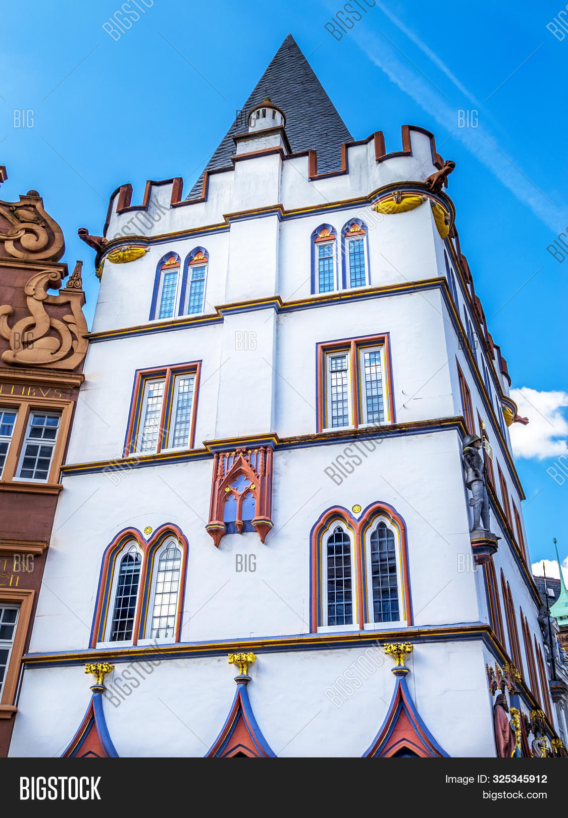 The 15th-century Gothic Building Of The Steipe At The Hauptmarkt, Main ...