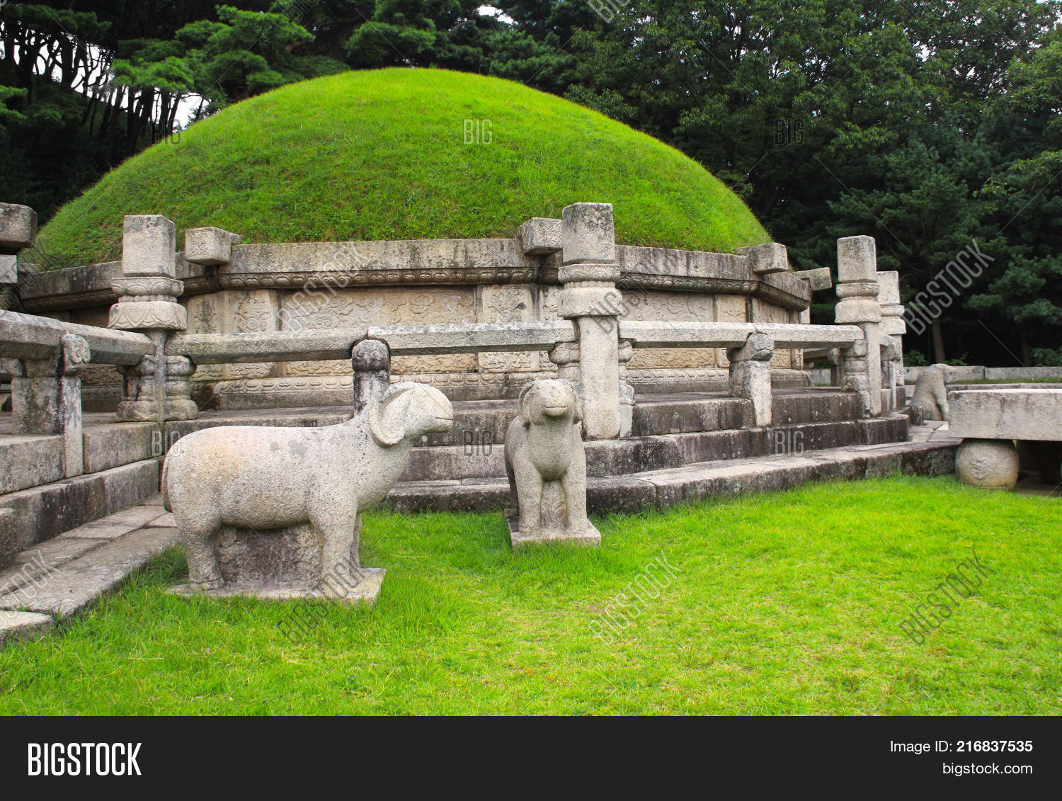 Tombs of King Kongmin (Konmin-van), Koryo Dynasty, 14th-century ...