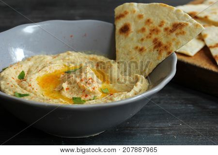 Hummus and Pita chips - An Arabic -Mediterranean Chickpea Tahina ...