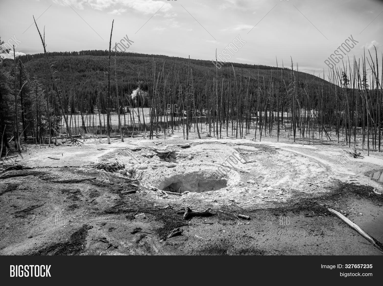 Dry Hot Spring In Yellowstone Of Vivid Colors Caused By Thermophilic ...