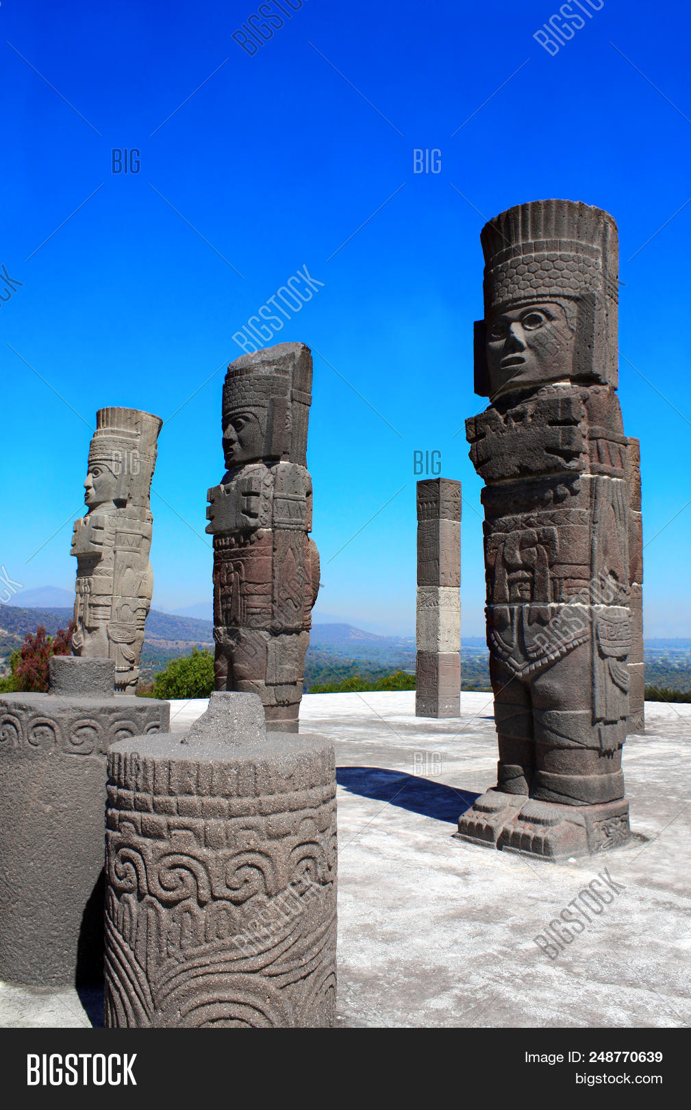 Famous Toltec Atlantes - columns on top Pyramid of Quetzalcoatl, Tula ...